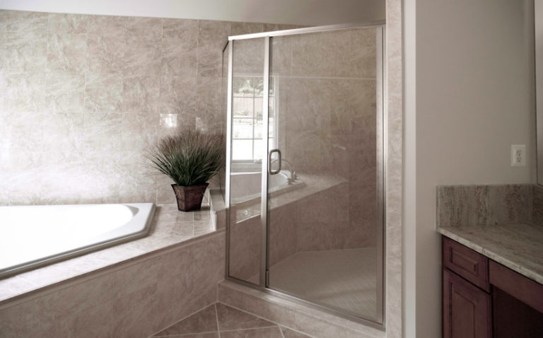 Frameless vs. Framed Shower Doors: Pros and Cons to Help You Choose